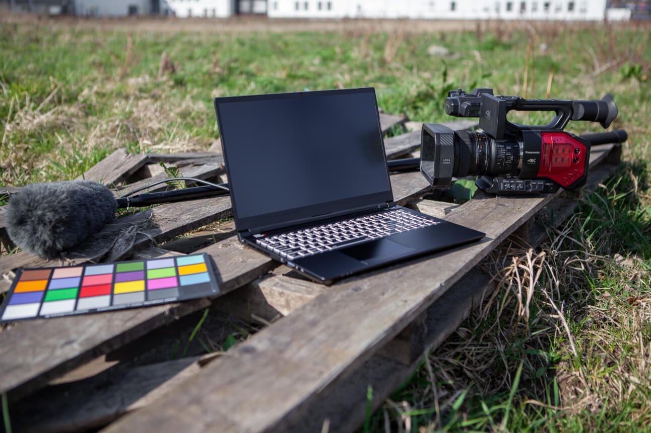 Clevo PC70HS 17,3-inch Video Editor | Laptopwithlinux.com